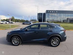 Blue Lexus NX 300h 2015 in Vilnius, with an engine capacity of 2.49 L and mileage of 204 thousand km for 18300 €, photo 9 on AUTOMOTO.COM.LV