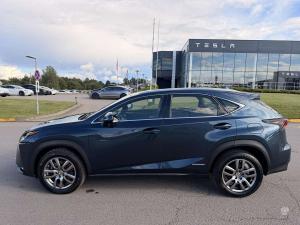 Blue Lexus NX 300h 2015 in Vilnius, with an engine capacity of 2.49 L and mileage of 204 thousand km for 18300 €, photo 17 on AUTOMOTO.COM.LV