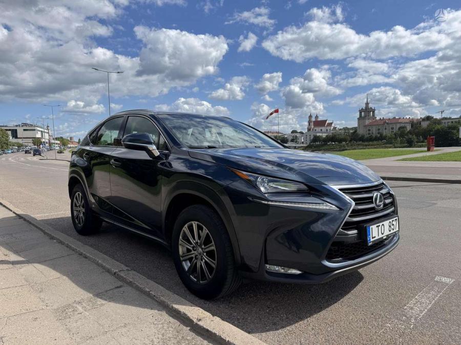 Blue Lexus NX 300h 2015 in Vilnius, with an engine capacity of 2.49 L and mileage of 301 thousand km for 18499 €, photo 1 on AUTOMOTO.COM.LV