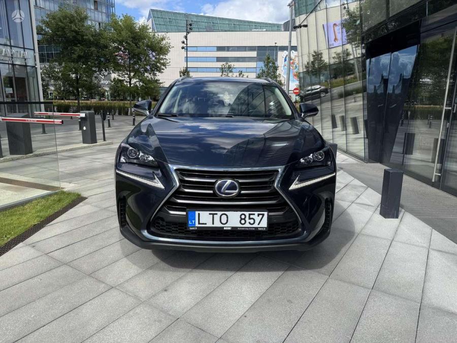 Blue Lexus NX 300h 2015 in Vilnius, with an engine capacity of 2.49 L and mileage of 301 thousand km for 18499 €, photo 3 on AUTOMOTO.COM.LV