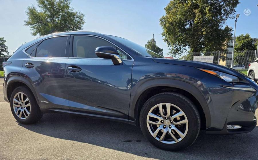 Blue Lexus NX 300h 2015 in Marijampole, with an engine capacity of 2.49 L and mileage of 231 thousand km for 18995 €, photo 3 on AUTOMOTO.COM.LV