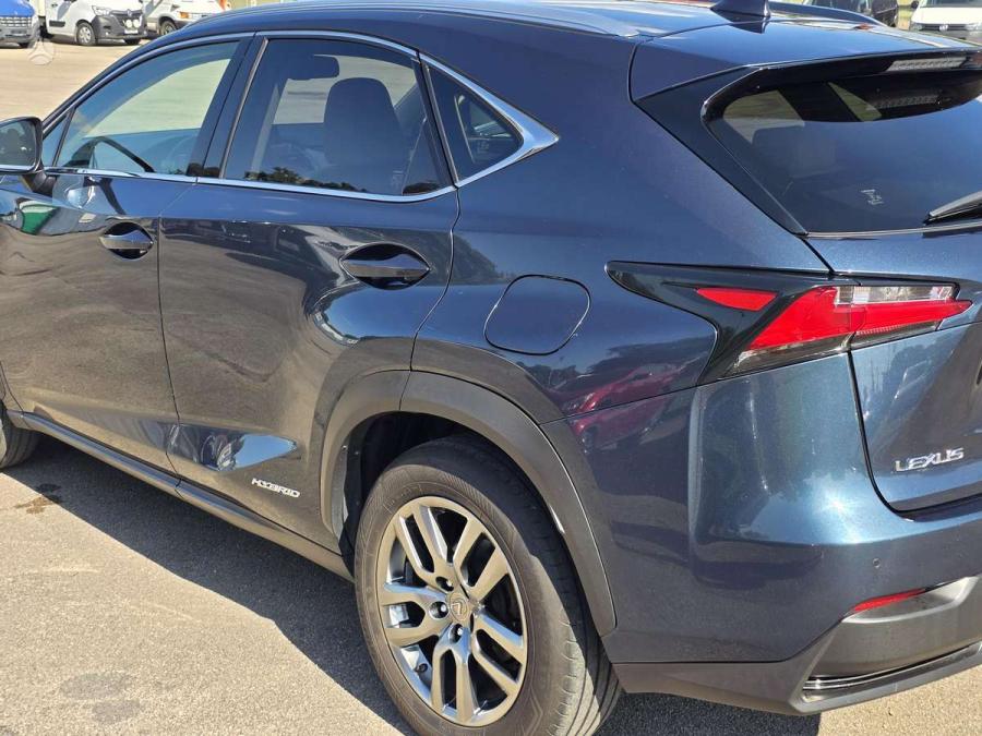Blue Lexus NX 300h 2015 in Marijampole, with an engine capacity of 2.49 L and mileage of 231 thousand km for 18995 €, photo 5 on AUTOMOTO.COM.LV