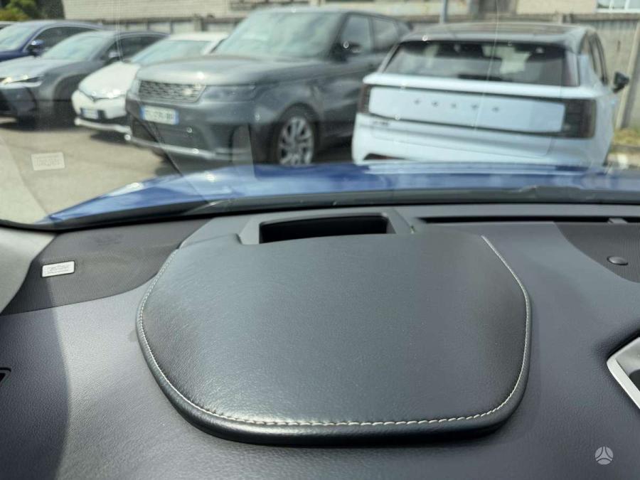 Blue Lexus NX 300h 2016 in Vilnius, with an engine capacity of 2.49 L and mileage of 243 thousand km for 18000 €, photo 29 on AUTOMOTO.COM.LV