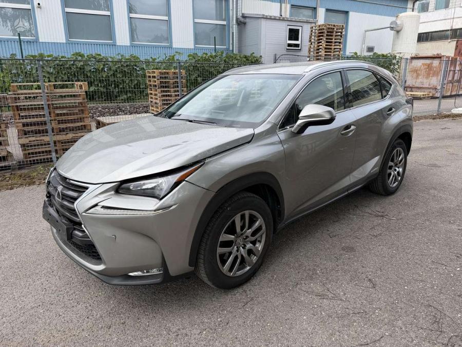 Brown Lexus NX 300h 2014 in Kaunas, with an engine capacity of 2.49 L and mileage of 260 thousand km for 12900 €, photo 4 on AUTOMOTO.COM.LV