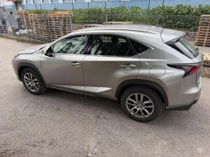 Brown Lexus NX 300h 2014 in Kaunas, with an engine capacity of 2.49 L and mileage of 260 thousand km for 12900 €, photo 5 on AUTOMOTO.COM.LV