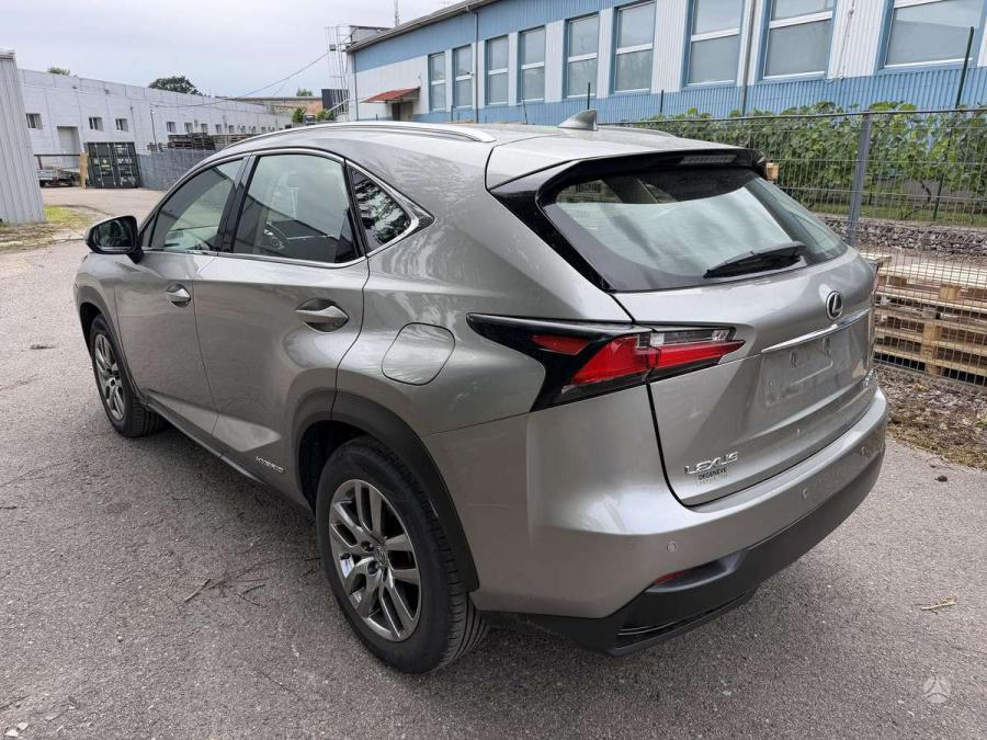 Brown Lexus NX 300h 2014 in Kaunas, with an engine capacity of 2.49 L and mileage of 260 thousand km for 12900 €, photo 8 on AUTOMOTO.COM.LV