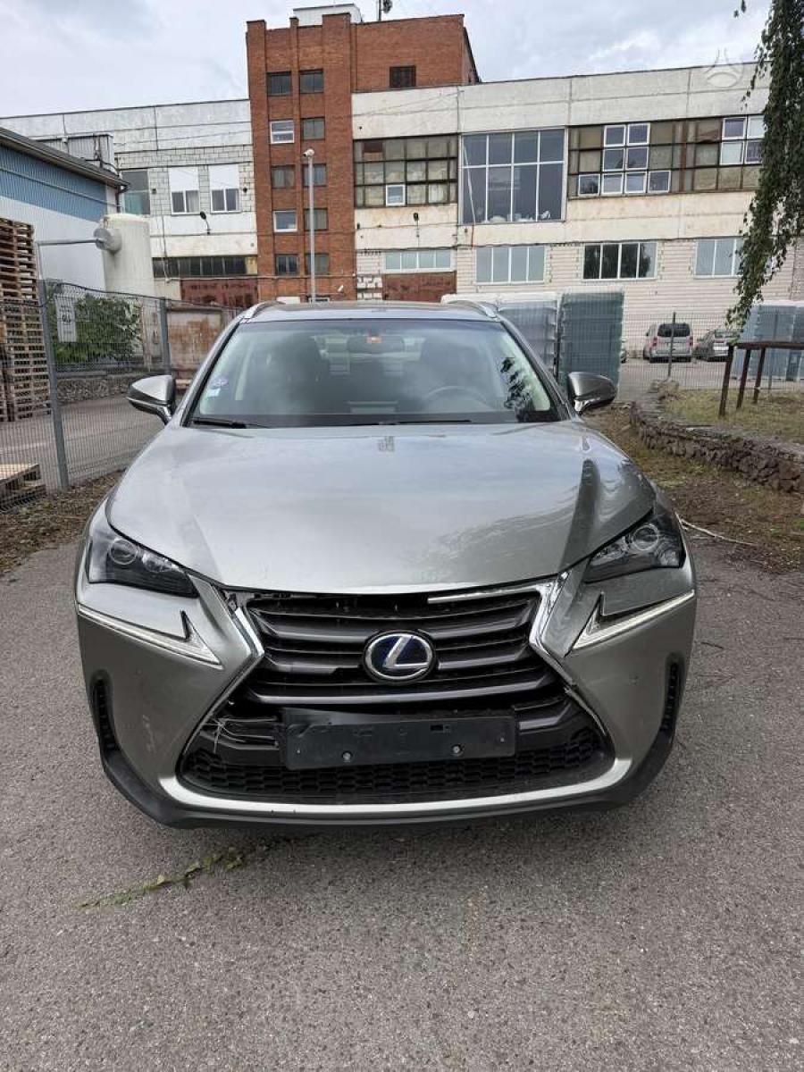 Brown Lexus NX 300h 2014 in Kaunas, with an engine capacity of 2.49 L and mileage of 260 thousand km for 12900 €, photo 9 on AUTOMOTO.COM.LV