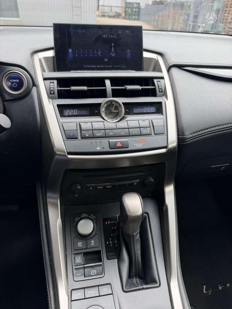 Brown Lexus NX 300h 2014 in Kaunas, with an engine capacity of 2.49 L and mileage of 260 thousand km for 12900 €, photo 14 on AUTOMOTO.COM.LV