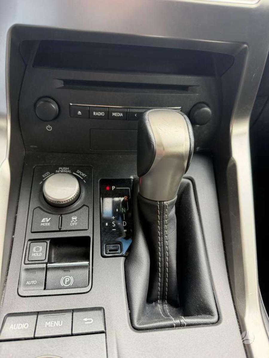 Brown Lexus NX 300h 2014 in Kaunas, with an engine capacity of 2.49 L and mileage of 260 thousand km for 12900 €, photo 15 on AUTOMOTO.COM.LV