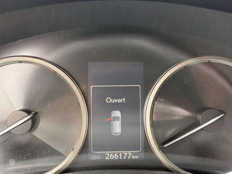 Brown Lexus NX 300h 2014 in Kaunas, with an engine capacity of 2.49 L and mileage of 260 thousand km for 12900 €, photo 19 on AUTOMOTO.COM.LV