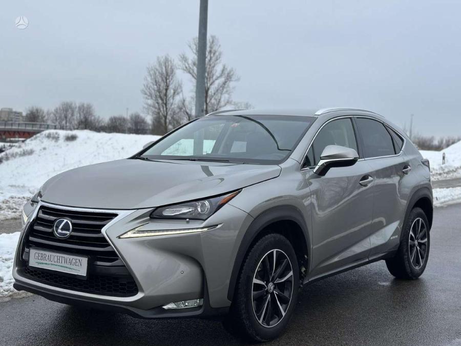 Brown Lexus NX 300h 2015 in Vilnius, with an engine capacity of 2.49 L and mileage of 252 thousand km for 16900 €, photo 1 on AUTOMOTO.COM.LV