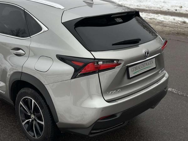 Brown Lexus NX 300h 2015 in Vilnius, with an engine capacity of 2.49 L and mileage of 252 thousand km for 16900 €, photo 11 on AUTOMOTO.COM.LV