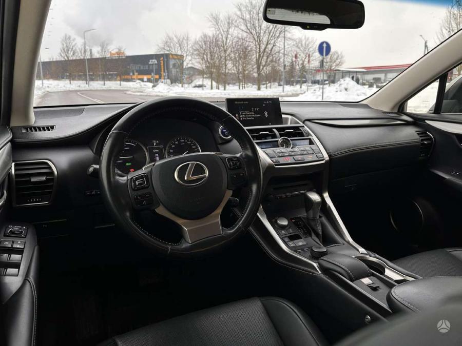 Brown Lexus NX 300h 2015 in Vilnius, with an engine capacity of 2.49 L and mileage of 252 thousand km for 16900 €, photo 20 on AUTOMOTO.COM.LV