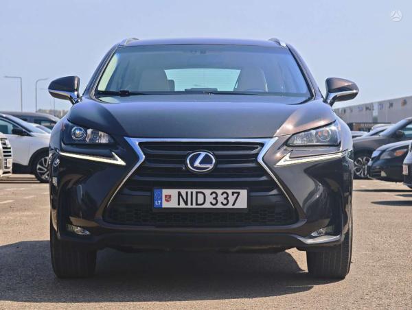 Brown Lexus NX 300h 2015 in Vilnius, with an engine capacity of 2.49 L and mileage of 212 thousand km for 18900 €, photo 2 on AUTOMOTO.COM.LV