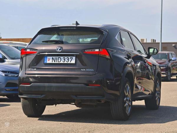 Brown Lexus NX 300h 2015 in Vilnius, with an engine capacity of 2.49 L and mileage of 212 thousand km for 18900 €, photo 4 on AUTOMOTO.COM.LV