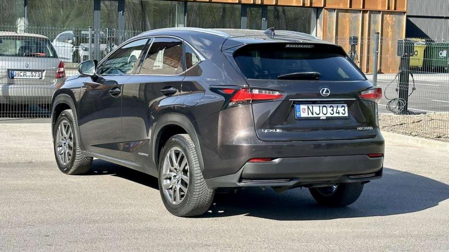 Коричневый Лексус NX 300h 2015 в Каунас, объемом двигателя 2.49 л и пробегом 255 тыс. км за 18400 €, фото 4 на AUTOMOTO.COM.LV
