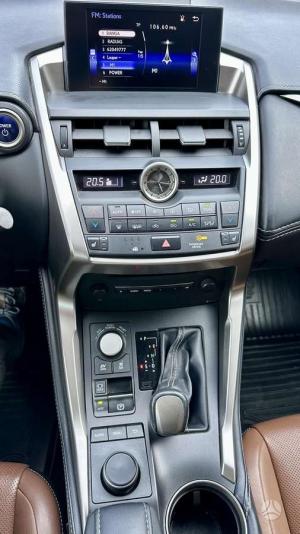 Коричневый Лексус NX 300h 2015 в Каунас, объемом двигателя 2.49 л и пробегом 255 тыс. км за 18400 €, фото 21 на AUTOMOTO.COM.LV