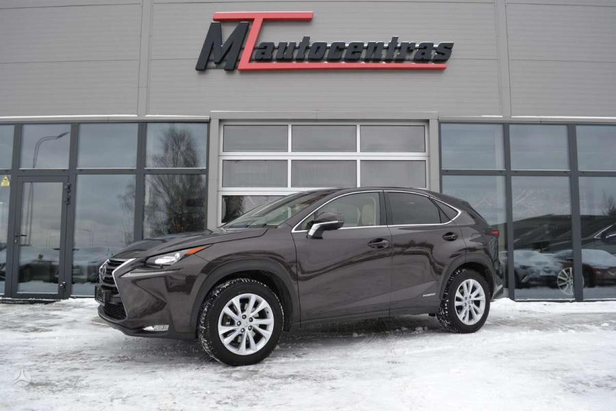 Brown Lexus NX 300h 2016 in Vilnius, with an engine capacity of 2.49 L and mileage of 202 thousand km for 20000 €, photo 1 on AUTOMOTO.COM.LV
