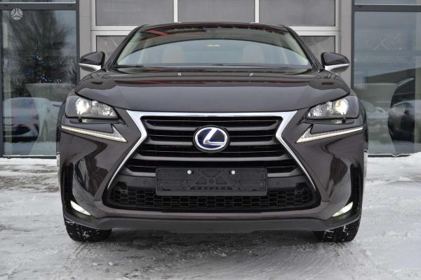 Brown Lexus NX 300h 2016 in Vilnius, with an engine capacity of 2.49 L and mileage of 202 thousand km for 20000 €, photo 3 on AUTOMOTO.COM.LV