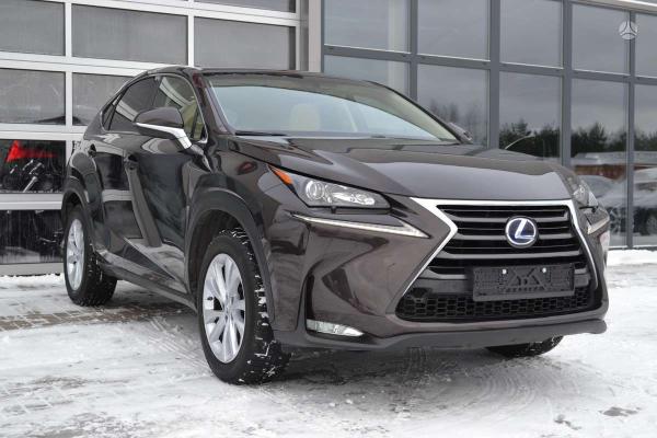 Brown Lexus NX 300h 2016 in Vilnius, with an engine capacity of 2.49 L and mileage of 202 thousand km for 20000 €, photo 4 on AUTOMOTO.COM.LV