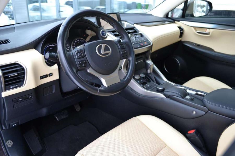 Brown Lexus NX 300h 2016 in Vilnius, with an engine capacity of 2.49 L and mileage of 202 thousand km for 20000 €, photo 18 on AUTOMOTO.COM.LV