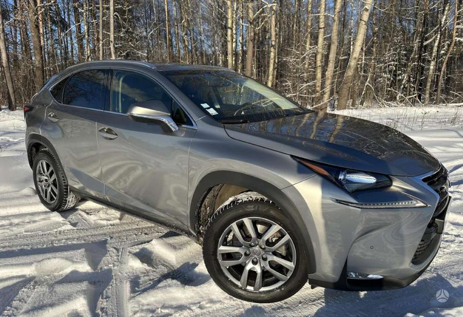 Brown Lexus NX 300h 2016 in Kaunas, with an engine capacity of 2.49 L and mileage of 186 thousand km for 19600 €, photo 2 on AUTOMOTO.COM.LV