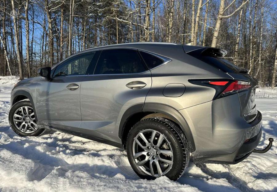 Brown Lexus NX 300h 2016 in Kaunas, with an engine capacity of 2.49 L and mileage of 186 thousand km for 19600 €, photo 3 on AUTOMOTO.COM.LV