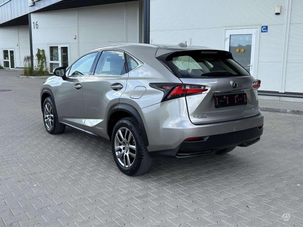 Brūns Lexus NX 300h 2016 Viļņa, ar dzinēja tilpumu 2.49 L un nobraukumu 146 tūkst. km par 18900 €, foto 5 vietnē AUTOMOTO.COM.LV