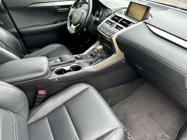 Brūns Lexus NX 300h 2016 Viļņa, ar dzinēja tilpumu 2.49 L un nobraukumu 256 tūkst. km par 18400 €, foto 10 vietnē AUTOMOTO.COM.LV