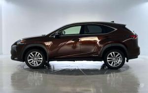 Brown Lexus NX 300h 2017 in Vilnius, with an engine capacity of 2.49 L and mileage of 81 thousand km for 24900 €, photo 4 on AUTOMOTO.COM.LV