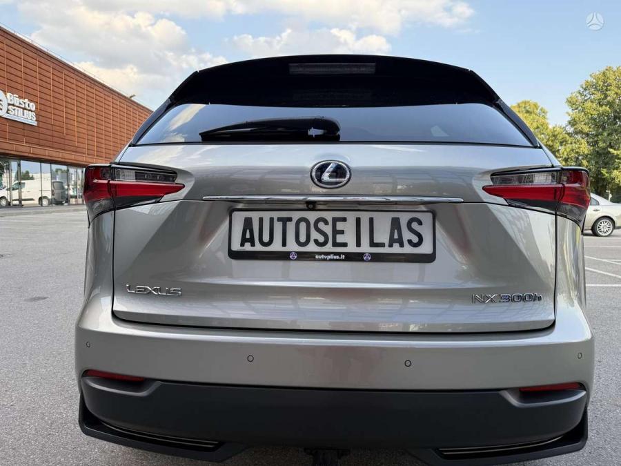 Brown Lexus NX 300h 2017 in Kaunas, with an engine capacity of 2.49 L and mileage of 206 thousand km for 21555 €, photo 9 on AUTOMOTO.COM.LV