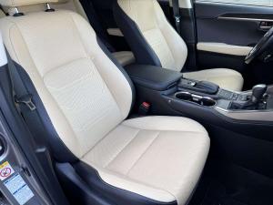 Brown Lexus NX 300h 2017 in Kaunas, with an engine capacity of 2.49 L and mileage of 206 thousand km for 21555 €, photo 21 on AUTOMOTO.COM.LV