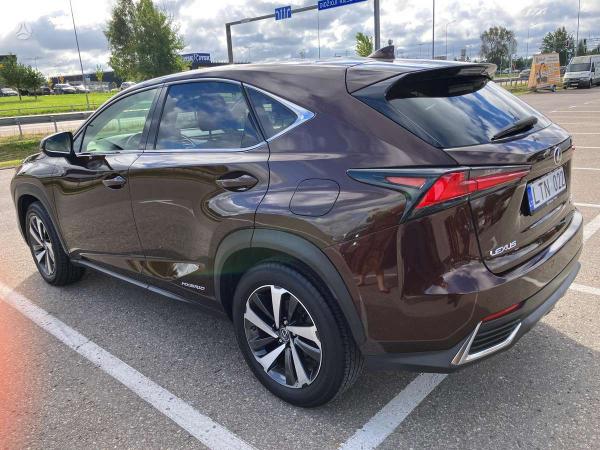 Brown Lexus NX 300h 2017 in Vilnius, with an engine capacity of 2.49 L and mileage of 68 thousand km for 32000 €, photo 1 on AUTOMOTO.COM.LV