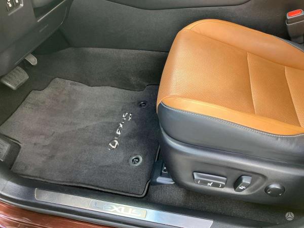 Brown Lexus NX 300h 2017 in Vilnius, with an engine capacity of 2.49 L and mileage of 68 thousand km for 32000 €, photo 11 on AUTOMOTO.COM.LV