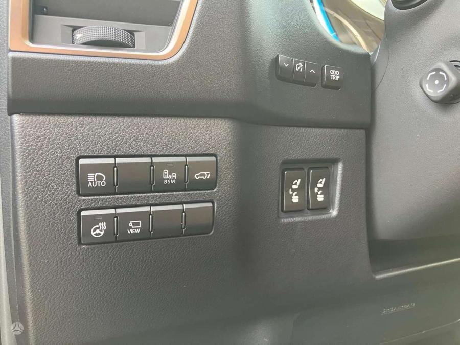Brown Lexus NX 300h 2017 in Vilnius, with an engine capacity of 2.49 L and mileage of 68 thousand km for 32000 €, photo 10 on AUTOMOTO.COM.LV
