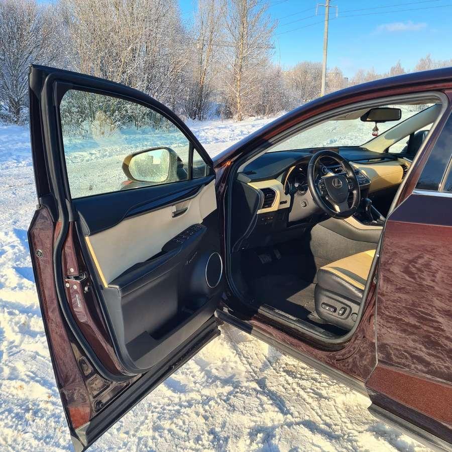 Brown Lexus NX 300h 2018 in Vilnius, with an engine capacity of 2.49 L and mileage of 155 thousand km for 26400 €, photo 10 on AUTOMOTO.COM.LV