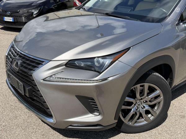 Brown Lexus NX 300h 2018 in Vilnius, with an engine capacity of 2.49 L and mileage of 127 thousand km for 21700 €, photo 2 on AUTOMOTO.COM.LV
