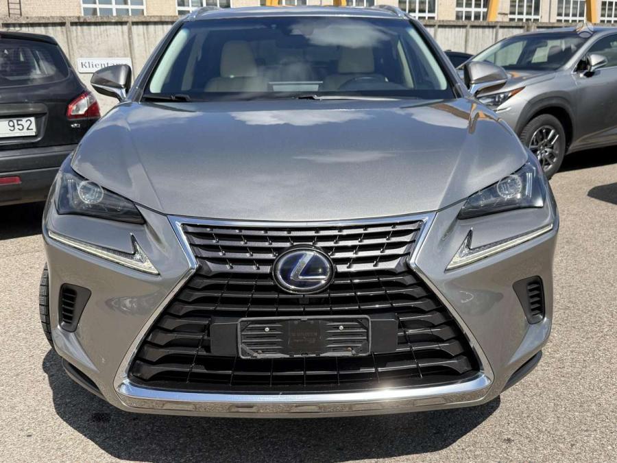 Brown Lexus NX 300h 2018 in Vilnius, with an engine capacity of 2.49 L and mileage of 127 thousand km for 21700 €, photo 4 on AUTOMOTO.COM.LV