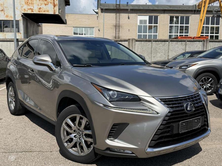 Brown Lexus NX 300h 2018 in Vilnius, with an engine capacity of 2.49 L and mileage of 127 thousand km for 21700 €, photo 5 on AUTOMOTO.COM.LV