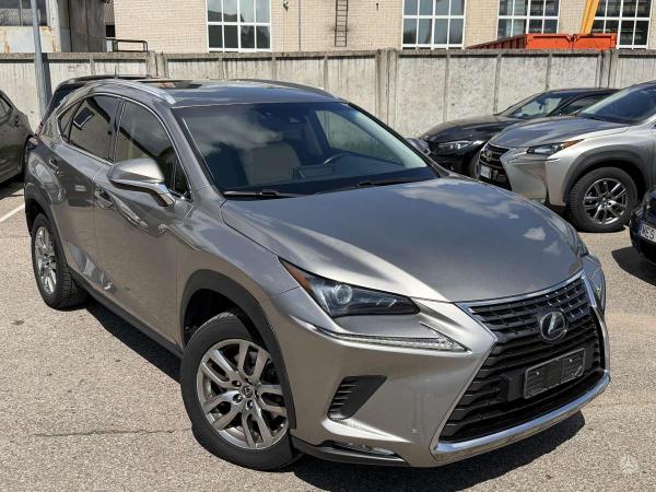 Brown Lexus NX 300h 2018 in Vilnius, with an engine capacity of 2.49 L and mileage of 127 thousand km for 21700 €, photo 5 on AUTOMOTO.COM.LV