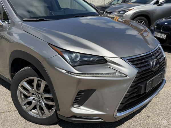 Brown Lexus NX 300h 2018 in Vilnius, with an engine capacity of 2.49 L and mileage of 127 thousand km for 21700 €, photo 6 on AUTOMOTO.COM.LV
