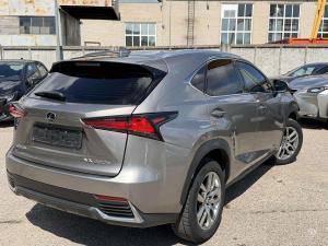 Brown Lexus NX 300h 2018 in Vilnius, with an engine capacity of 2.49 L and mileage of 127 thousand km for 21700 €, photo 8 on AUTOMOTO.COM.LV