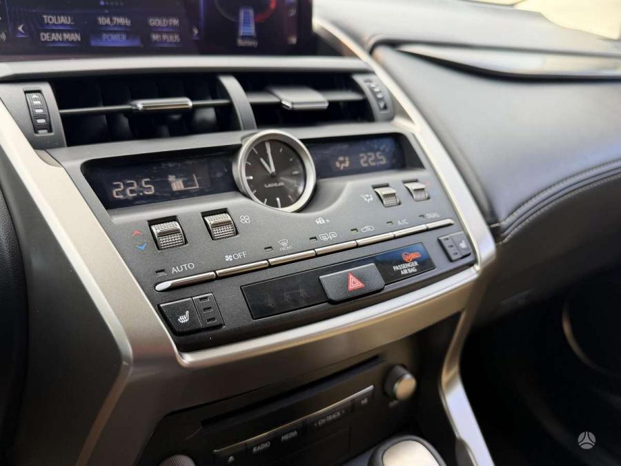 Brown Lexus NX 300h 2018 in Vilnius, with an engine capacity of 2.49 L and mileage of 127 thousand km for 21700 €, photo 24 on AUTOMOTO.COM.LV
