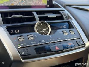 Brūns Lexus NX 300h 2018 Tauragė, ar dzinēja tilpumu 2.50 L un nobraukumu 163 tūkst. km par 23500 €, foto 24 vietnē AUTOMOTO.COM.LV
