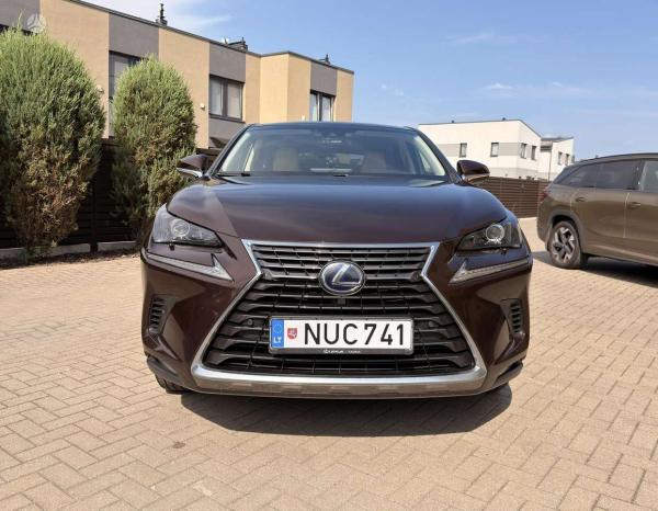 Brown Lexus NX 300h 2019 in Kaunas, with an engine capacity of 2.49 L and mileage of 93 thousand km for 31000 €, photo 3 on AUTOMOTO.COM.LV