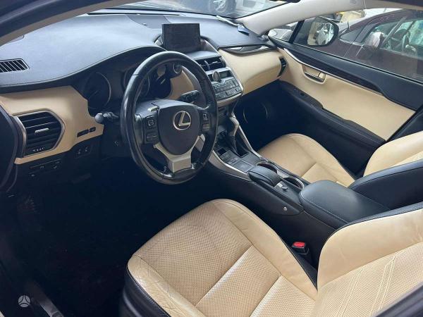 Brūns Lexus NX 300h 2015 Marijampole, ar dzinēja tilpumu 2.50 L un nobraukumu 230 tūkst. km par 13700 €, foto 3 vietnē AUTOMOTO.COM.LV