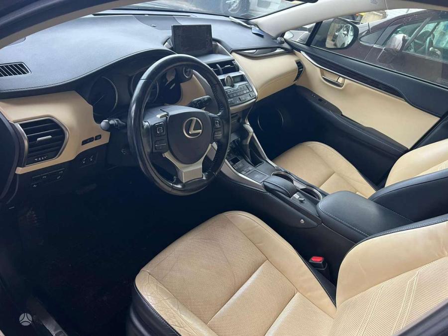 Brūns Lexus NX 300h 2015 Marijampole, ar dzinēja tilpumu 2.50 L un nobraukumu 230 tūkst. km par 13700 €, foto 3 vietnē AUTOMOTO.COM.LV