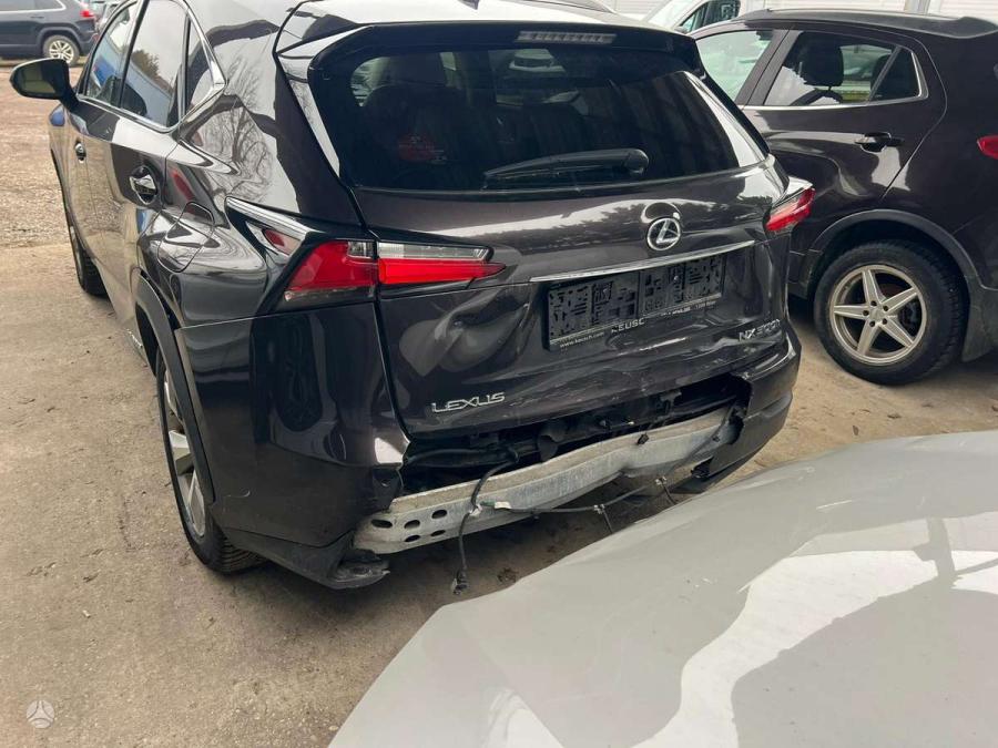 Brūns Lexus NX 300h 2015 Marijampole, ar dzinēja tilpumu 2.50 L un nobraukumu 230 tūkst. km par 13700 €, foto 6 vietnē AUTOMOTO.COM.LV