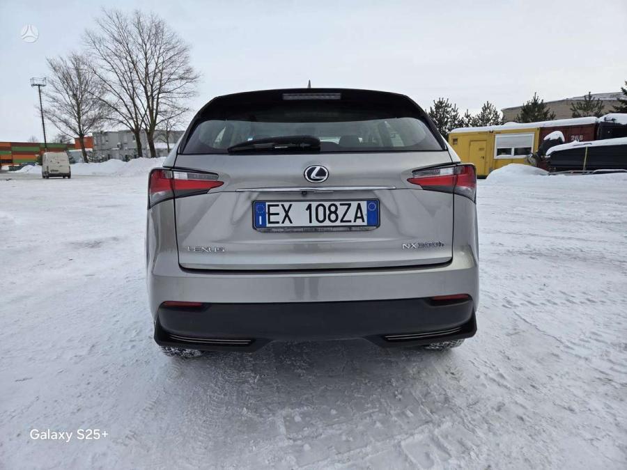 Lexus NX 300h 2014 in Klaipeda, with an engine capacity of 2.49 L and mileage of 196 thousand km for 16800 €, photo 7 on AUTOMOTO.COM.LV