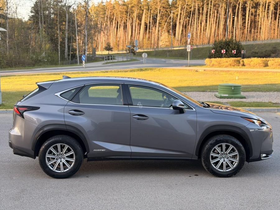 Lexus NX 300h 2014 in Vilnius, with an engine capacity of 2.50 L and mileage of 180 thousand km for 16750 €, photo 6 on AUTOMOTO.COM.LV